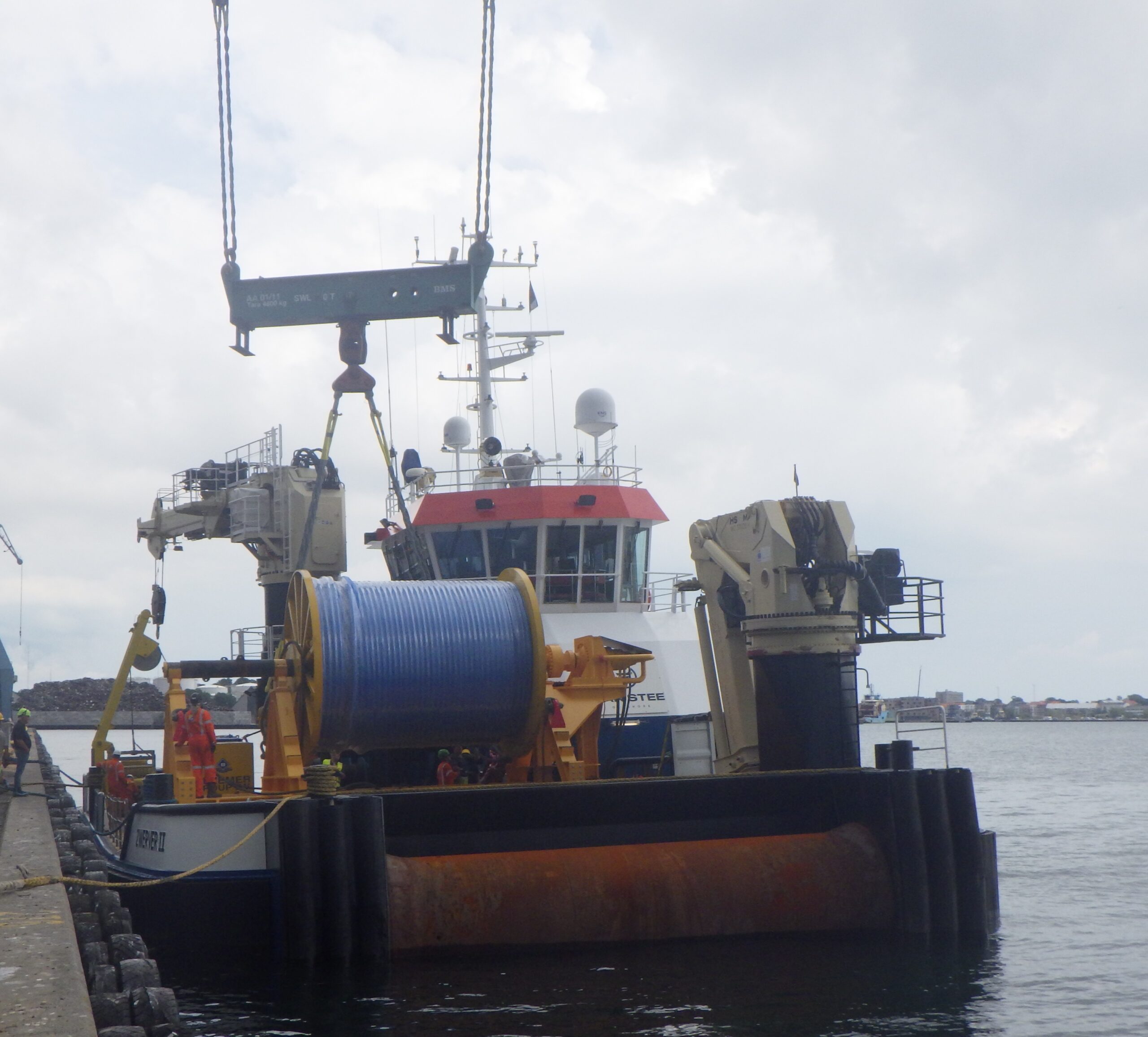 DP2 Zwerver II carries out wire lay operations! - Van Stee Offshore